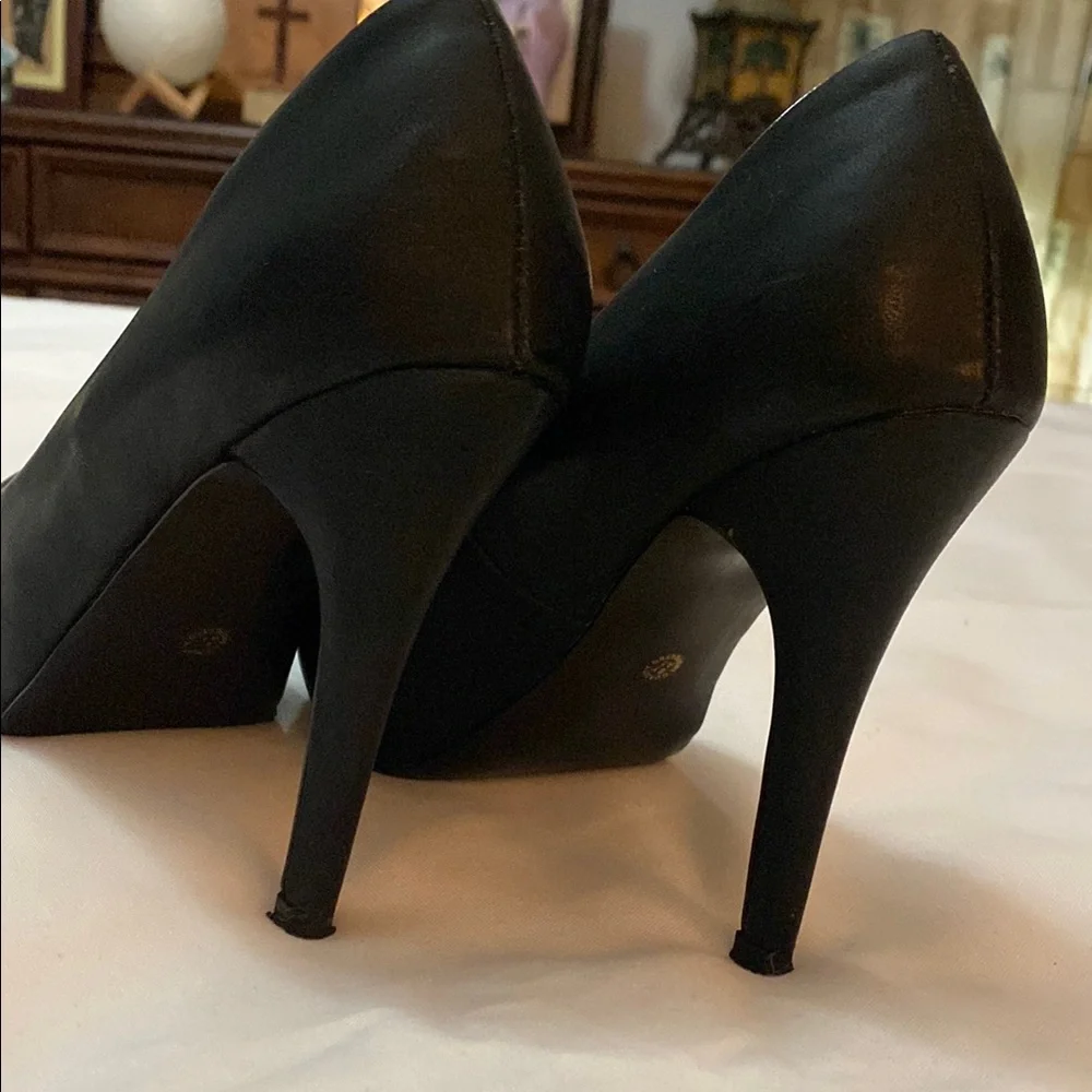 City Streets | Shoes | Sale City Streets Classic Black Heels | Poshmark